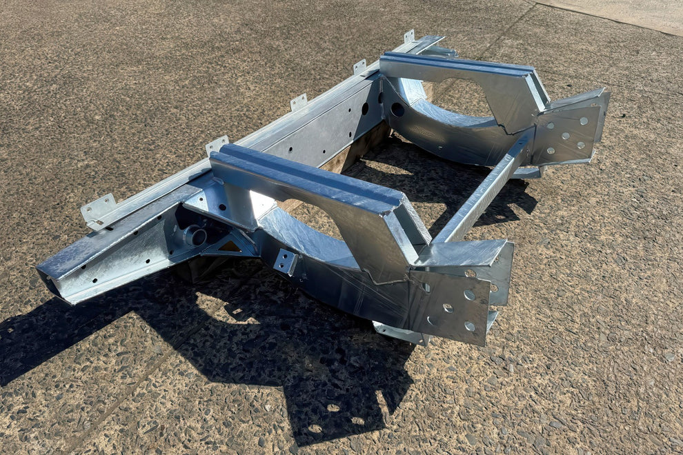 Defender 110 or 130 Td5/Puma Rear Crossmember with 700mm Extensions ...