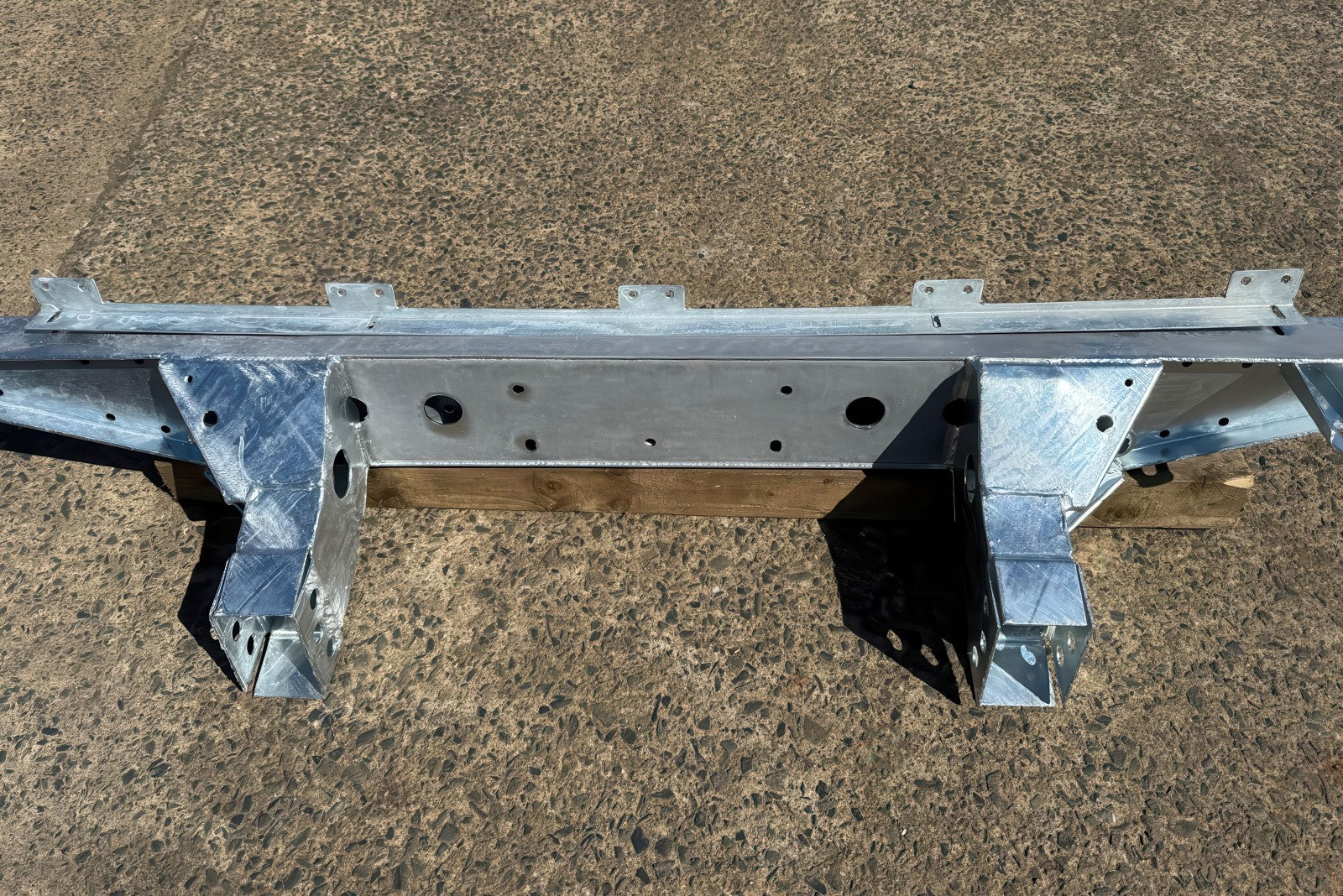 Defender 90 Td5 Rear Cross Member With Extensions – ShielderChassis