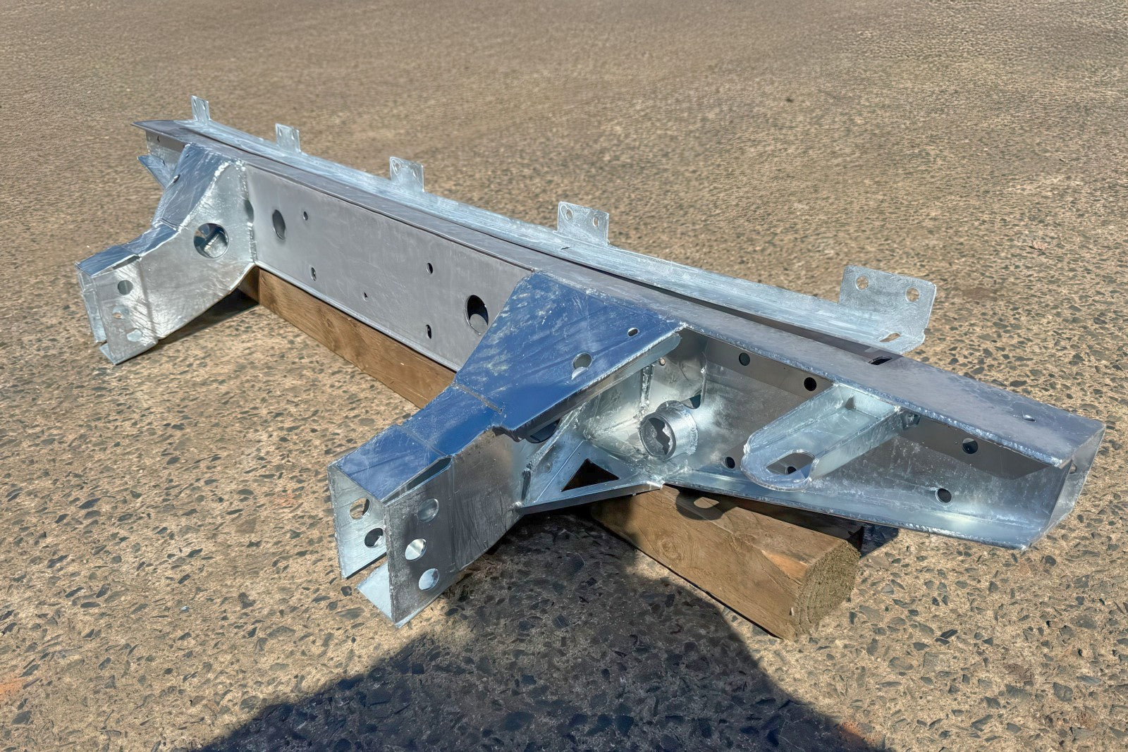 Defender 90 Td5 Rear Cross Member With Extensions – ShielderChassis