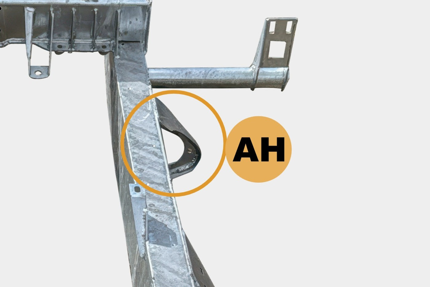 LHS Rear Trailing Radius Arm Chassis Bracket - Defender (STC8607 ...